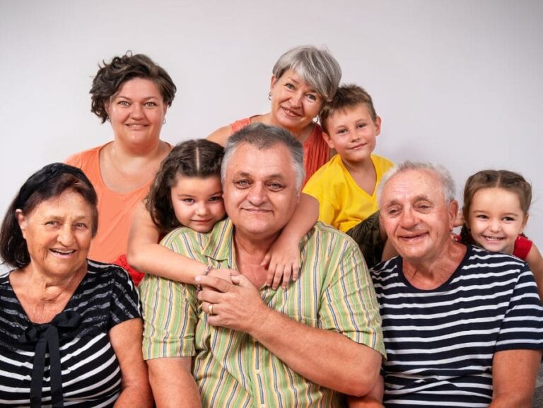 Psychology of Sibling Relationships: Understanding Their Impact