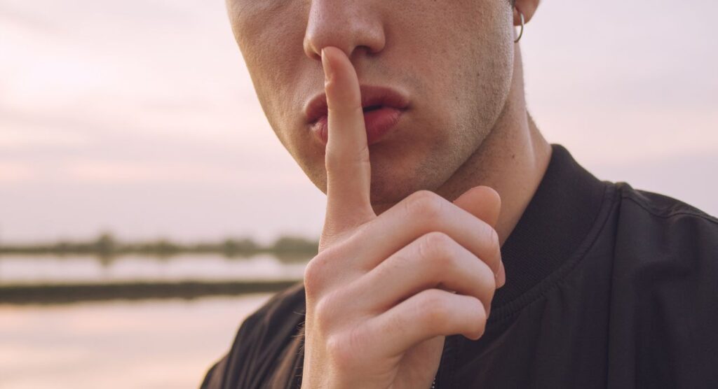 8 Situations when you should stay Silent